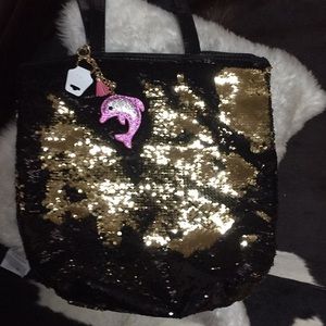 Bags | Medium Tote Bag Can Change Color Look At Pictures | Poshmark